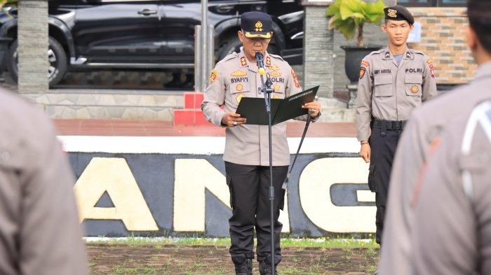 Pimpin Apel Pagi, Kapolres Melawi Ingatkan Personelnya Siap dalam Tugas - Tribunpontianak.co.id