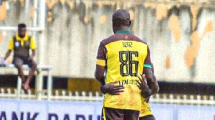 Hasil Liga 2 Persewar Waropen vs Sulut United Ancam Posisi PSBS Biak di ... Hasil Liga 2 Persewar Waropen vs Sulut United Ancam Posisi PSBS Biak di ...