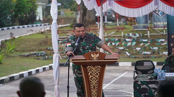 Danrem 121 Abw Ingatkan Satgas Pamtas RI-Malaysia Tingkatkan Pengawasan dan Penjagaan Perbatasan ...