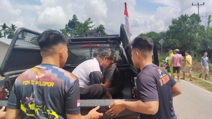 Personel Batalyon C Pelopor Satbrimob Polda Kalbar Evakuasi Korban Laka Lantas - Tribunpontianak ...