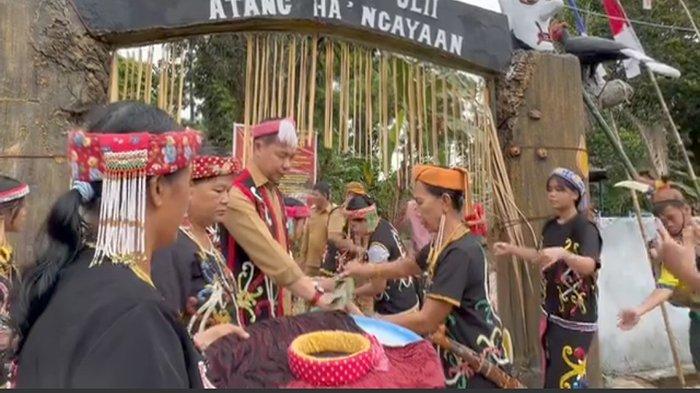 Gawai Dayak di Desa Tanjung Karang, Bupati Kapuas Hulu Ajak Lestarikan Adat dan Budaya ...