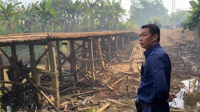 Bupati Kapuas Hulu Tinjau Jembatan Sungai Tekuyung yang Ambruk, Janji ...