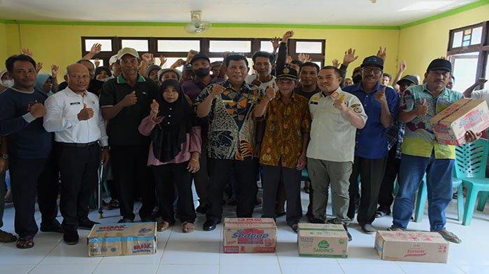 Salurkan Bantuan Terdampak Banjir di Kayong Utara, Bupati Citra: Ringankan Beban Masyarakat ...