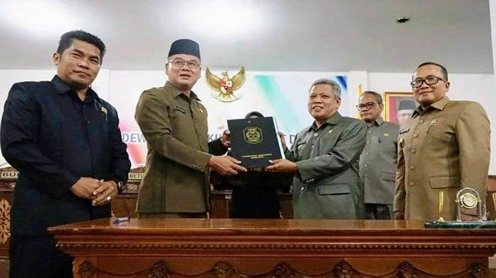 Bupati Kubu Raya Sampaikan Pendapat Akhir Terkait 4 Raperda Inisiatif DPRD - Tribunpontianak.co.id