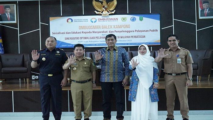 Bupati Satono Jadi Narasumber Sosialisasi Ombudsman Balek Kampung di Aruk Sambas ...