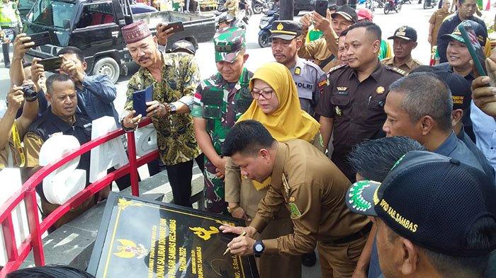 Anggota DPRD Sambas Anwari Sebut Penataan Kawasan Pasar Harus Dilanjutkan - Tribunpontianak.co.id