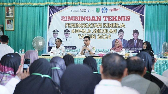 Kadis Pendidikan Sambas Sebut Kepala Sekolah Wajib Menguasai ...