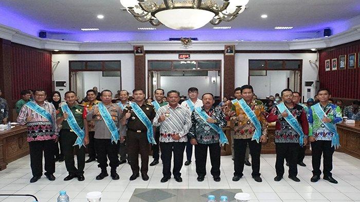 Bupati Paolus Hadi Sebut Peran Bapak dan Bunda Asuh Serta Forum Anak ...