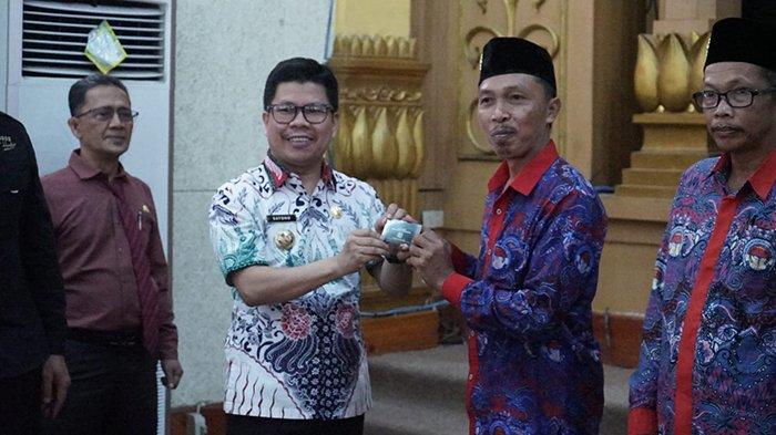 Bupati Satono Luncurkan NIPD, Harap Maksimalkan Pelayanan Masyarakat - Tribunpontianak.co.id
