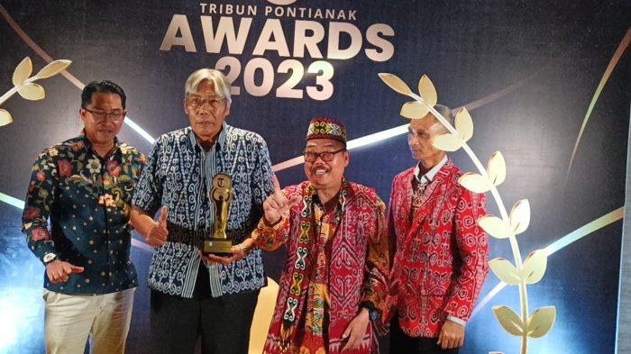 Jaga Alam Agar Lestari, Bupati Sintang Terima Penghargaan Tribun Pontianak Awards 2023 ...