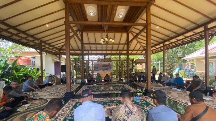 Polres Kubu Raya Ajak Masyarakat Rasau Jaya Bersama Berantas Peredaran Narkoba di Jumat Curhat ...