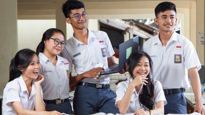 CONTOH Narasi Penilaian atau Catatan Rapor Siswa SMA / SMK Kurikulum ...