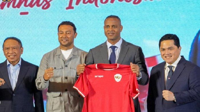 Denny Landzaat Keturunan Apa? Apakah Indonesia? Cek Profil Assisten Pelatih Timnas Indonesia ...