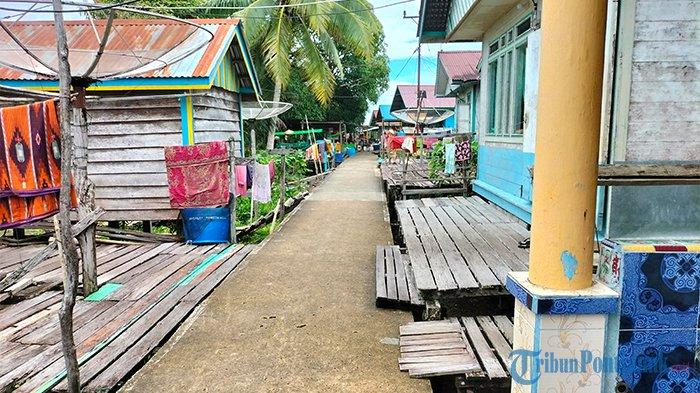 Tower Jaringan Telekomunikasi di Desa Empangau Hilir Kapuas Hulu ...