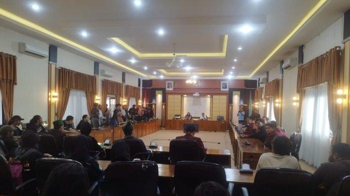 Aksi Massa Mahasiswa Tolak Pengesahan Revisi UU Pilkada dan Mengawal Putusan MK Berjalan Aman ...