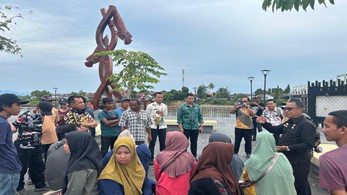 Pemda Kapuas Hulu Tata Kawasan Waterfront Siluk Putussibau ...