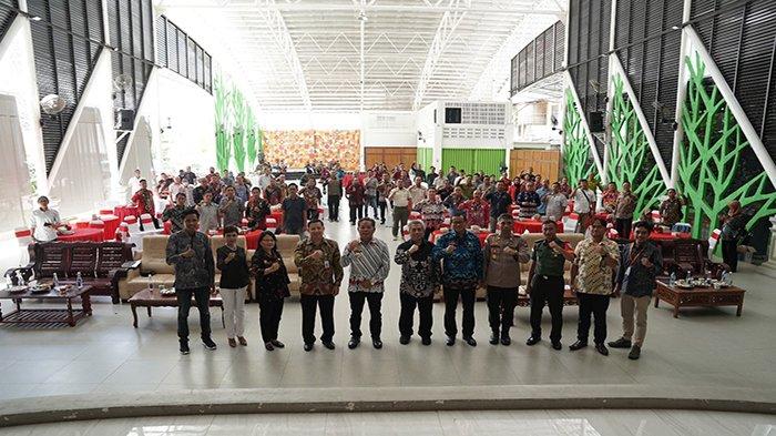 Paolus Hadi Launching Sabang Merah Award, Upaya Pemerintah Kabupaten ...