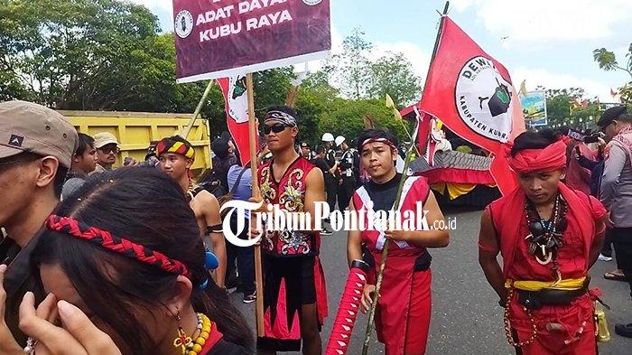 Display Budaya Pada Pekan Gawai Dayak ke-37 Libatkan Berbagai Kalangan Etnis - Tribunpontianak.co.id