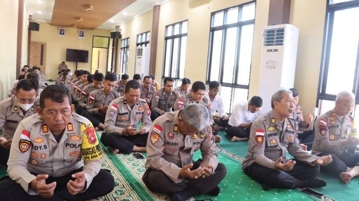 Polres Kapuas Hulu Gelar Doa Bersama Lintas Agama Jelang Peringatan Hari Bhayangkara ke-77 ...
