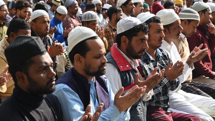 Doa Bulan Rajab Hari Kedua dalam Arab Latin dan Artinya, Cek Juga Niat ...