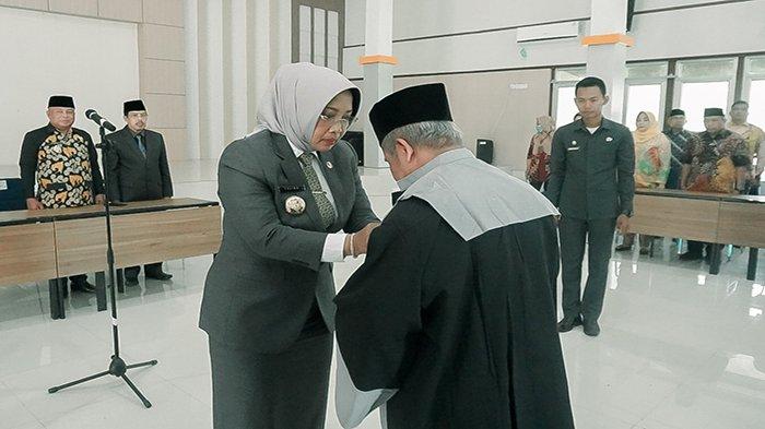 Bupati Erlina Lantik Dewan Hakim MTQ-33 Tingkat Kabupaten Mempawah - Tribunpontianak.co.id