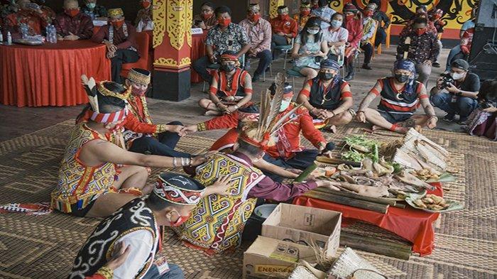 Digelar Tiap Tahun, Ini Makna Gawe Dayak Naik Dango Menurut Ketua DAD ...