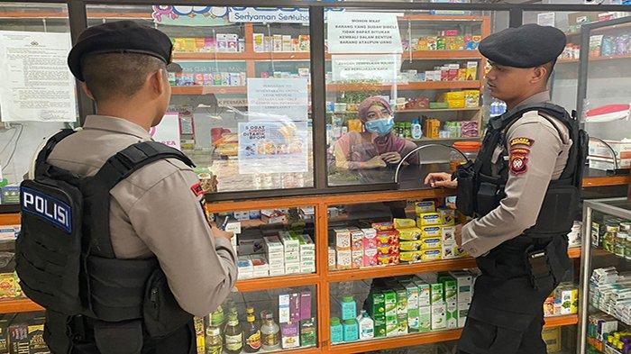 Cek Peredaran Obat Sirup, Sat Samapta Polres Mempawah Lakukan ... Cek Peredaran Obat Sirup, Sat Samapta Polres Mempawah Lakukan ...