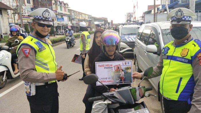 Satlantas Polres Melawi Beri Edukasi Keselamatan Dalam Berlalulintas di Hari Pertama Operasi ...