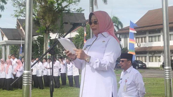 Pimpin Apel Perdana Pasca Libur Idul Fitri, Bupati Mempawah Erlina Tekankan Kedisiplinan Kepada ...
