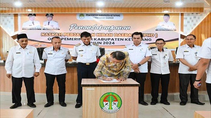 Saksikan Penandatanganan NPHD untuk 178 Penerima, Farhan : Sesuai ...