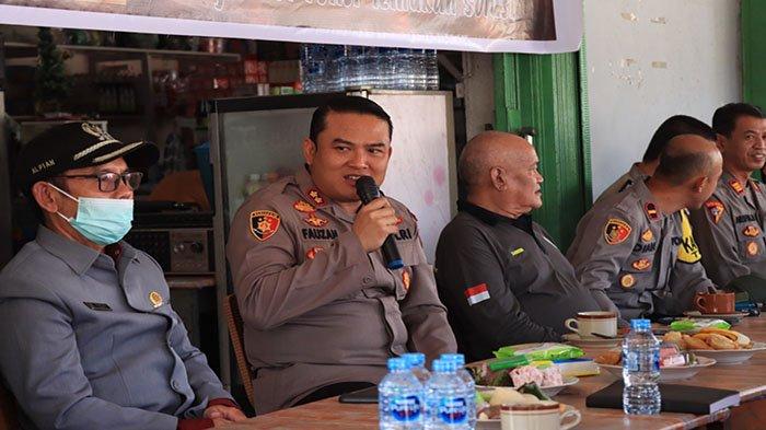 Kapolres Mempawah Bertandang ke Kecamatan Toho, Ngopi Bareng Sambil Dengarkan Curhatan Warga ...