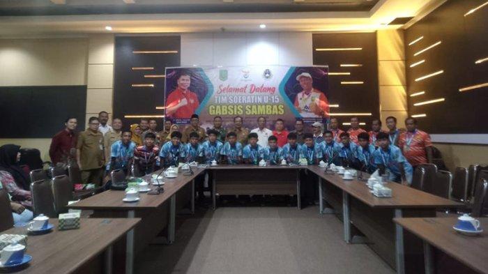 Pemkab Sambas Sambut Kedatangan Pemain Gabsis U-15, Sekda Harap Tingkatkan Prestasi ...