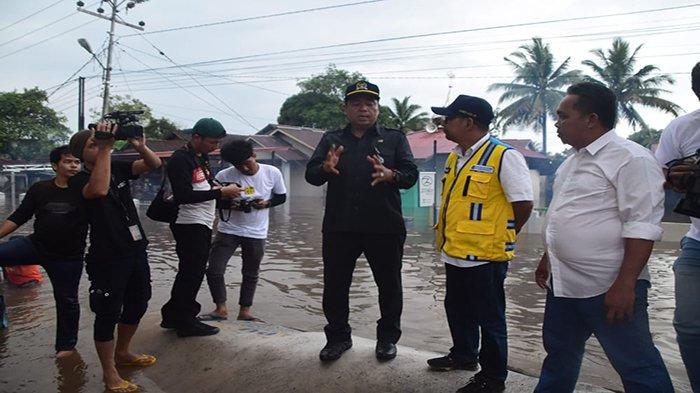 Tinjau Tanggul Geobag Terendam Banjir di Sintang, Lasarus Usul Supaya PUPR Ubah Konsep ...