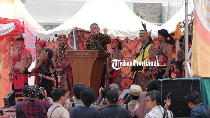 BERITA FOTO - Pembukaan Pekan Gawai Dayak ke-37 Kalimantan Barat - Tribunpontianak.co.id