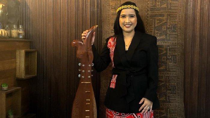 Hetty Kus Endang Bangga Tenun Ikat Sintang Dipakai Presiden RI dan ...