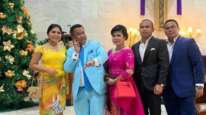 Dijuluki Wanita Tersabar, Begini Potret Mudanya Istri Hotman Paris yang Cantik Natural ...