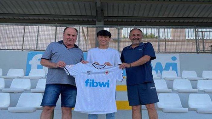 Pemain Sepak Bola Asal Pontianak Ilham Yuda Resmi Direkut Deportivo ...