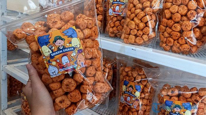 Inovasi Kuliner Baru, Embem Snack Hadirkan Kerupuk Amplang Pedas ...