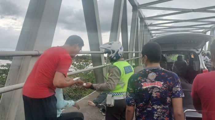 Kecelakaan Lalu Lintas di Jembatan Kapuas II, Seorang Pengendara Motor Meninggal Dunia ...