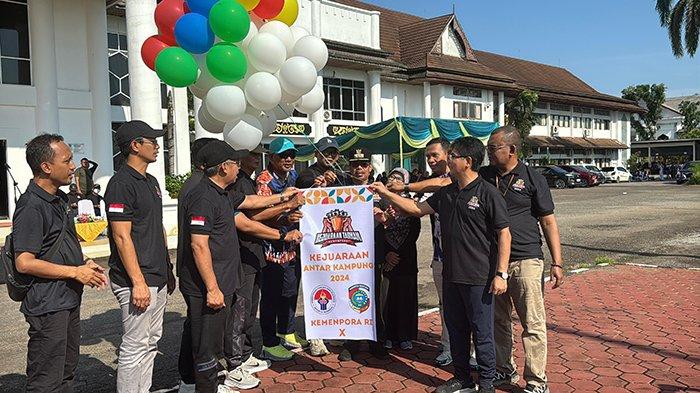 Pj Bupati Mempawah Buka Kejuaraan Antar Kampung Kemenpora Tahun 2024 - Tribunpontianak.co.id