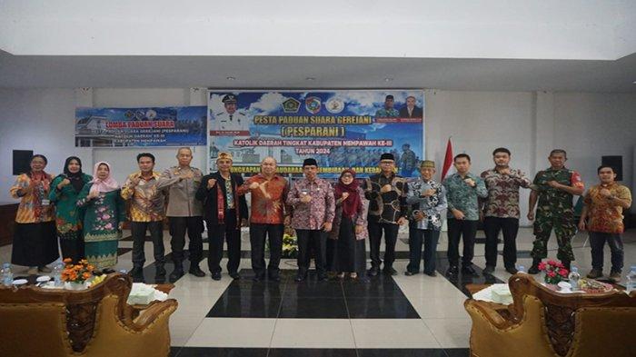Buka Pesparani Katolik Mempawah ke-III Tahun 2024, Pj Bupati: Sarana Melestarikan Tradisi dan ...