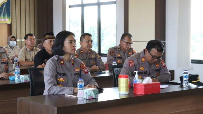 Jajaran Polres Kubu Raya Hadiri Peringatan Maulid Nabi yang Diadakan Mabes Polri Via Zoom ...