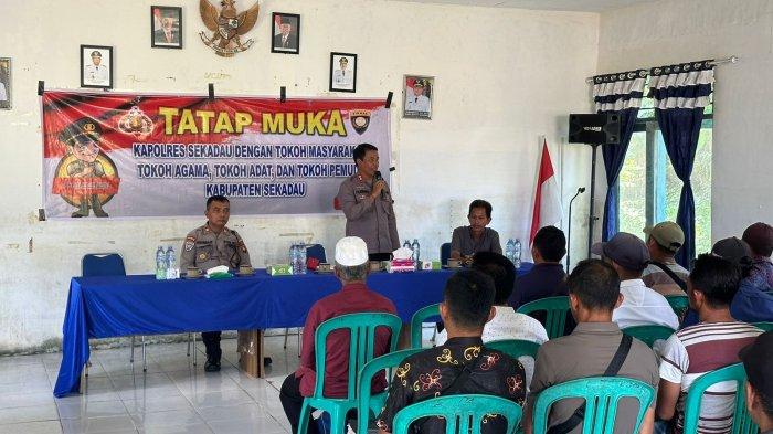 Polres Sekadau Dengarkan Keluhan Warga Desa Seberang Kapuas di Kegiatan Jumat Curhat ...