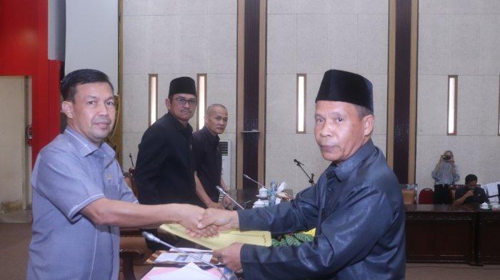 Soroti Sektor Pajak dan Retribusi, Fraksi Gerindra DPRD Sambas Pertanyakan Arah APBD Perubahan ...