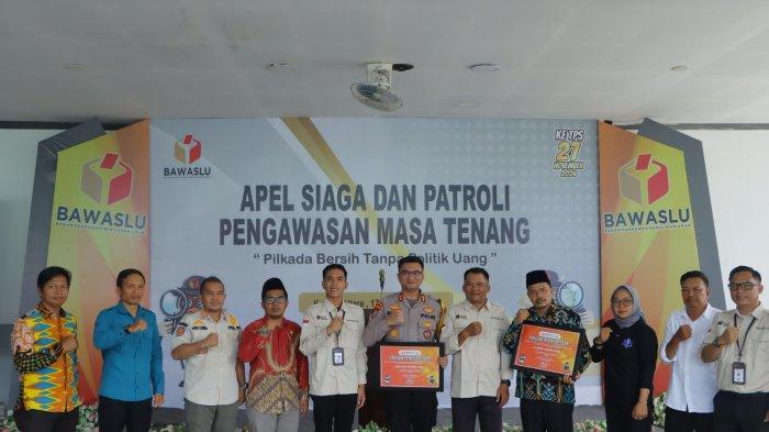 Kapolres Kayong Utara bersama Bawaslu Gelar Apel Siaga dan Patroli Pengawasan Jelang Masa Tenang ...