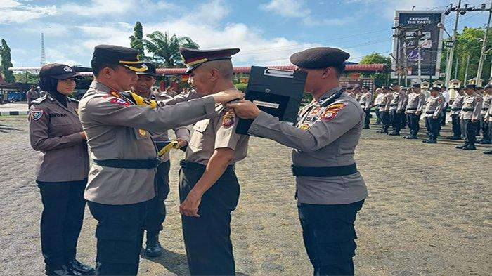 Kapolres Suparno Agus Candra Pimpin Upacara Korps Raport Kenaikan Pangkat Personel Polres ...