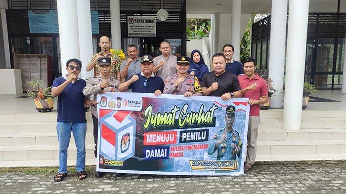 Gelar Jumat Curhat Bersama Camat Mempawah Hilir, Kapolsek Gaungkan Pemilu Damai ...