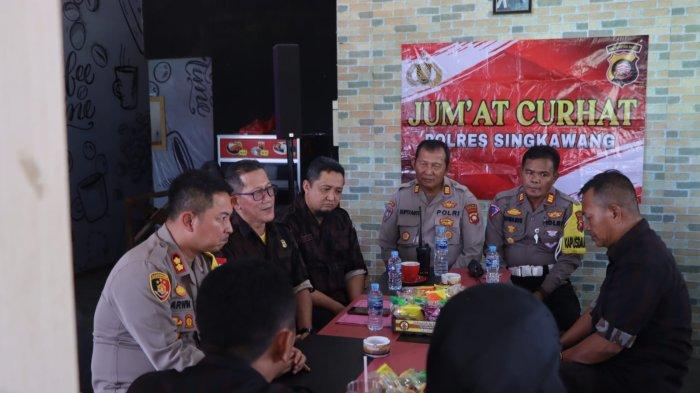 Kapolres Singkawang Dengar Langsung Curhatan Warga dalam Kegiatan Jumat Curhat - Tribunpontianak ...