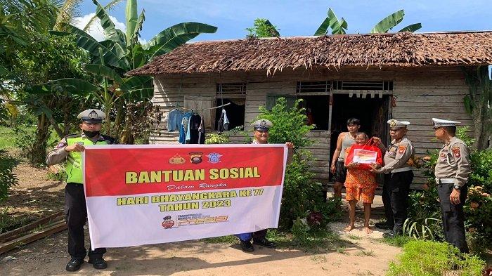 Sambut Hari Bhayangkara ke-77 Tahun 2023, Satlantas Polres Mempawah Salurkan Bansos ...