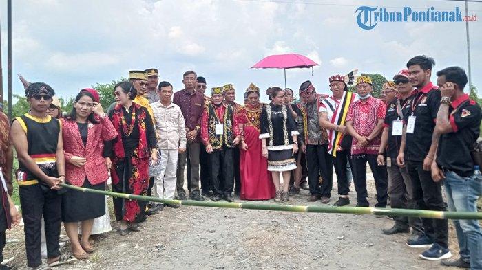 Ketua DPRD Sambas Sebut Gawai Naik Dango Magnet Wisata Budaya ...